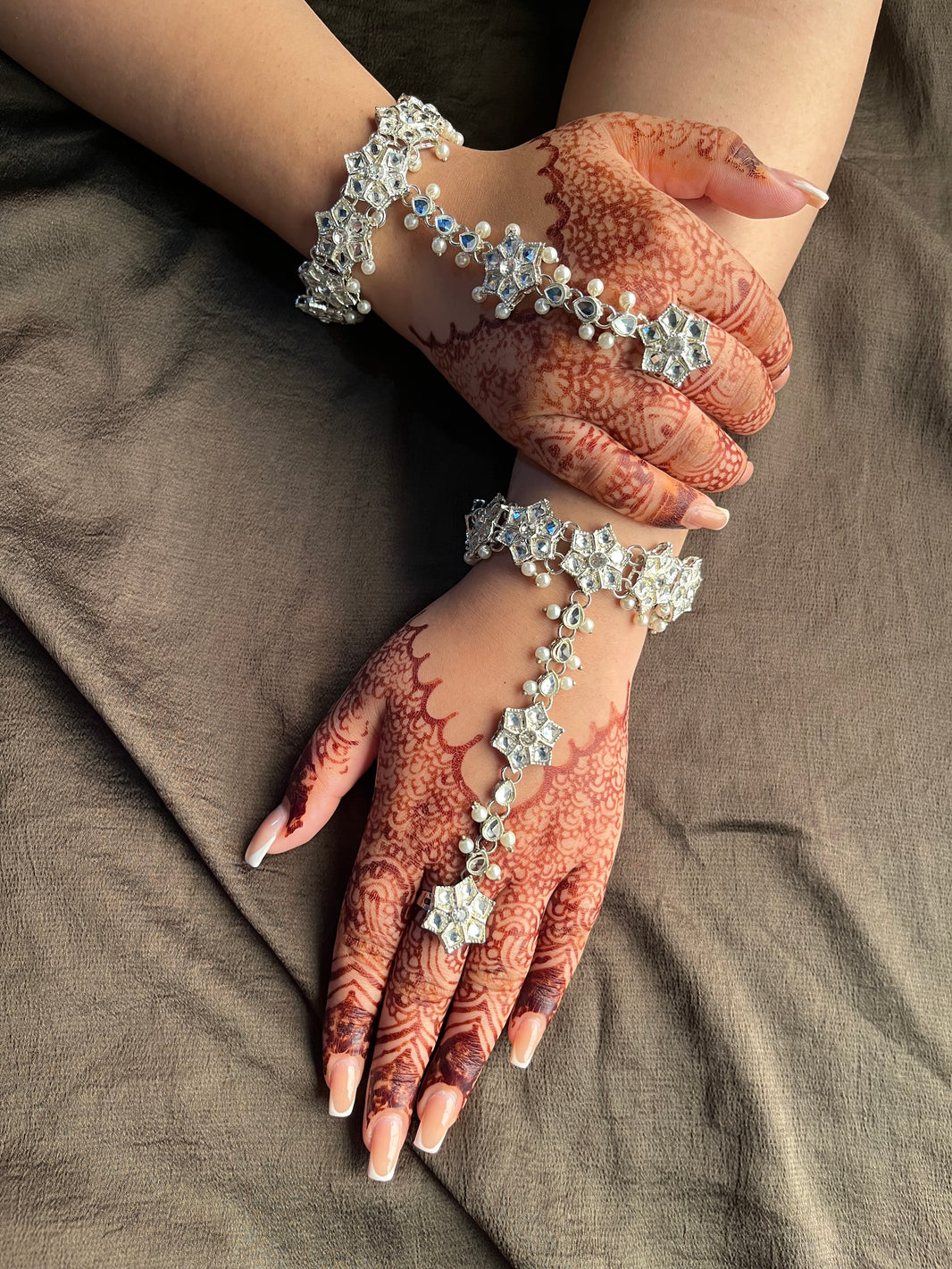 Hand Harness – Sophistiquee
