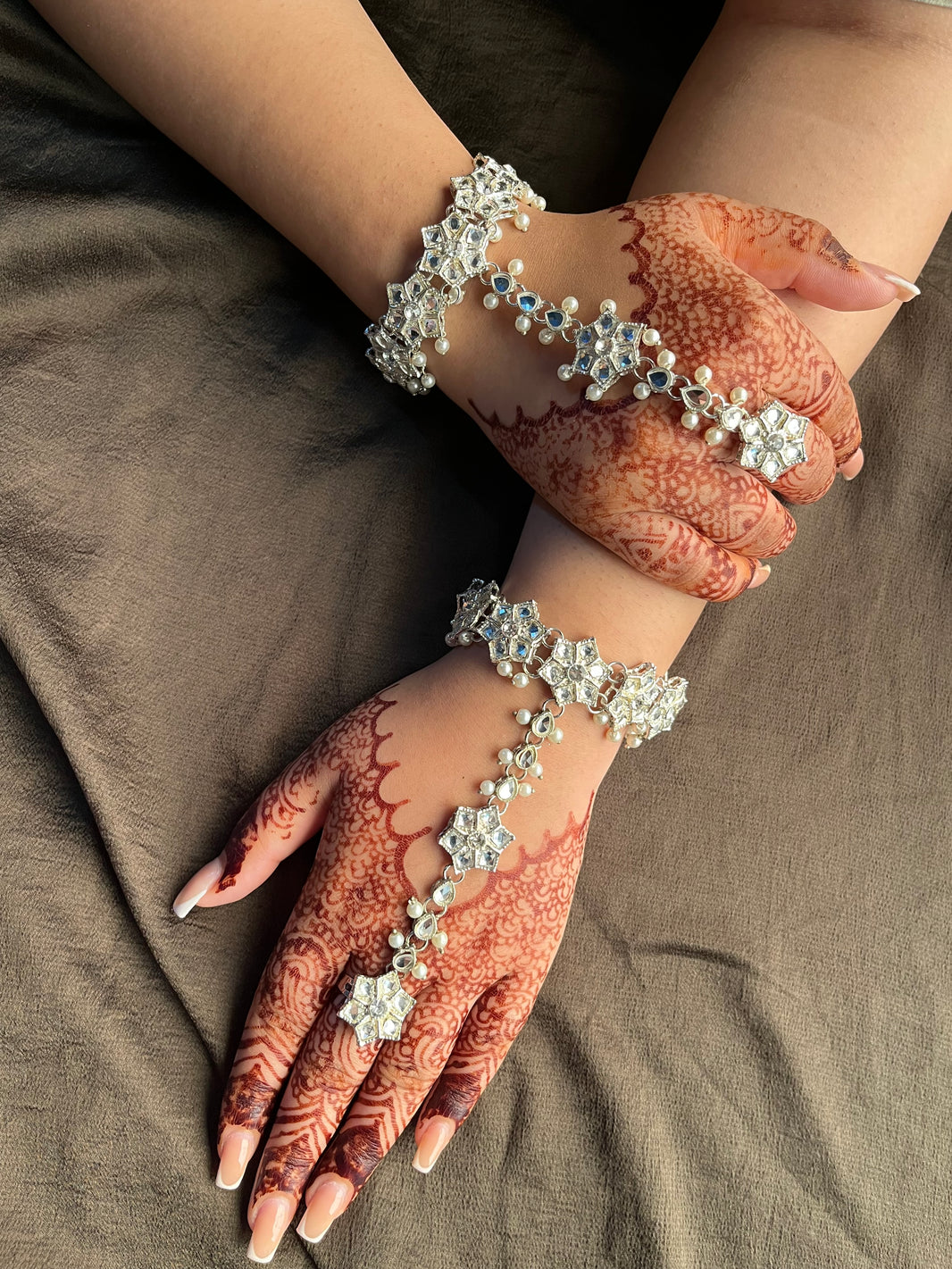 Hand Harness – Sophistiquee